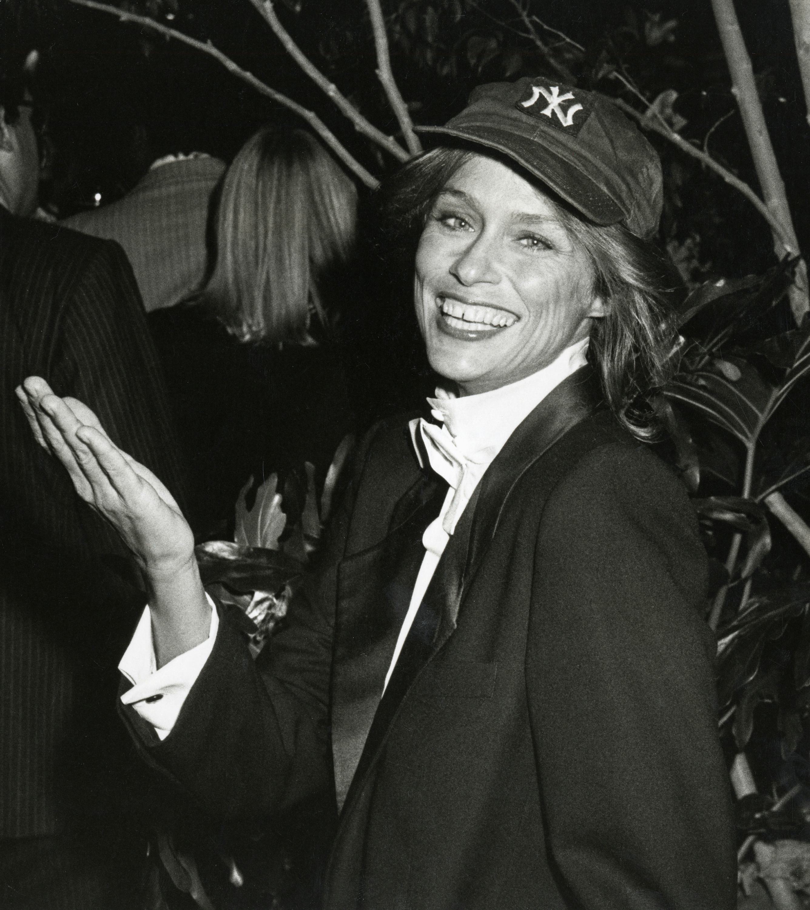 21 Glamorous Photos That Prove Lauren Hutton Was the Original It-Girl
