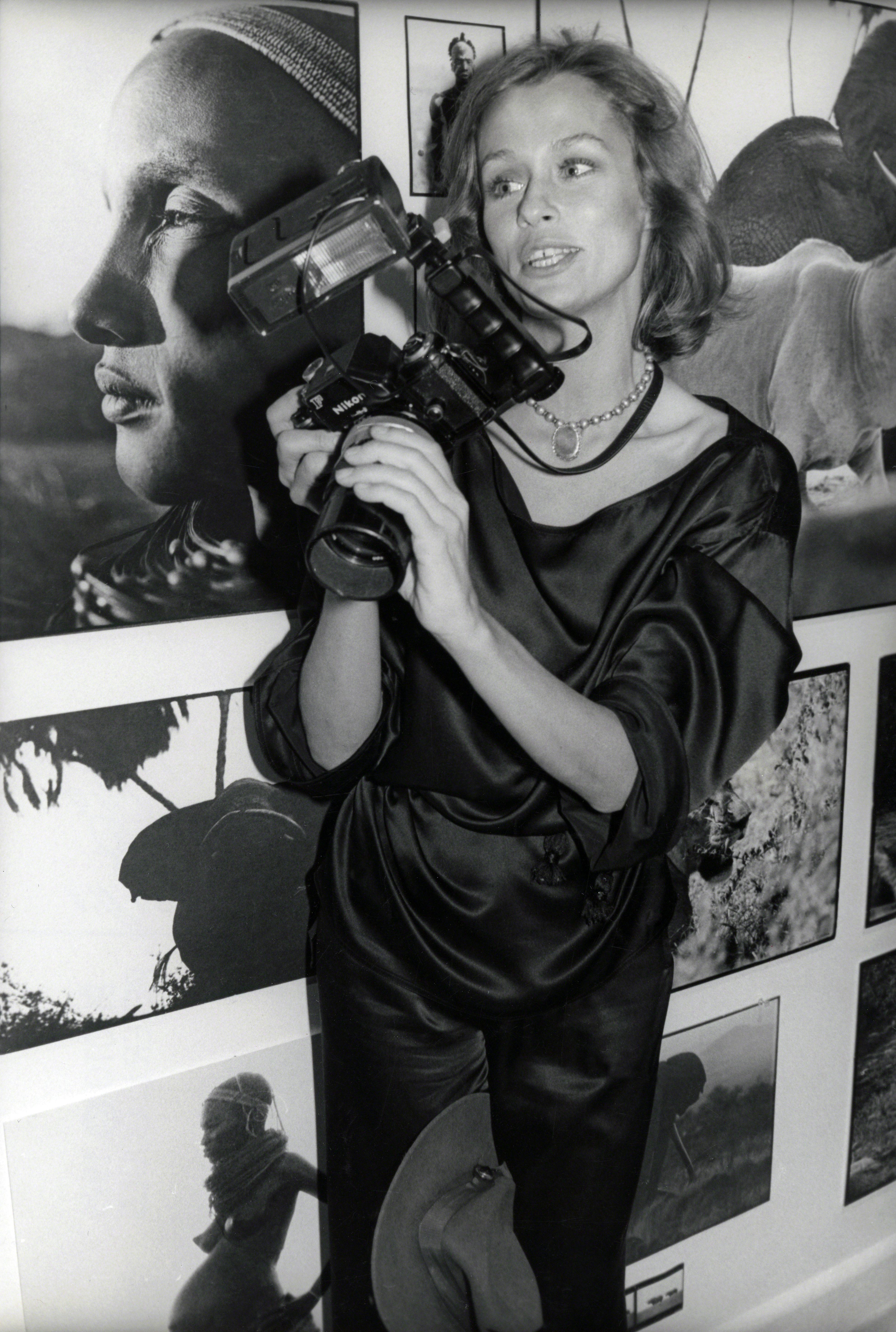 21 Glamorous Photos That Prove Lauren Hutton Was the Original It-Girl