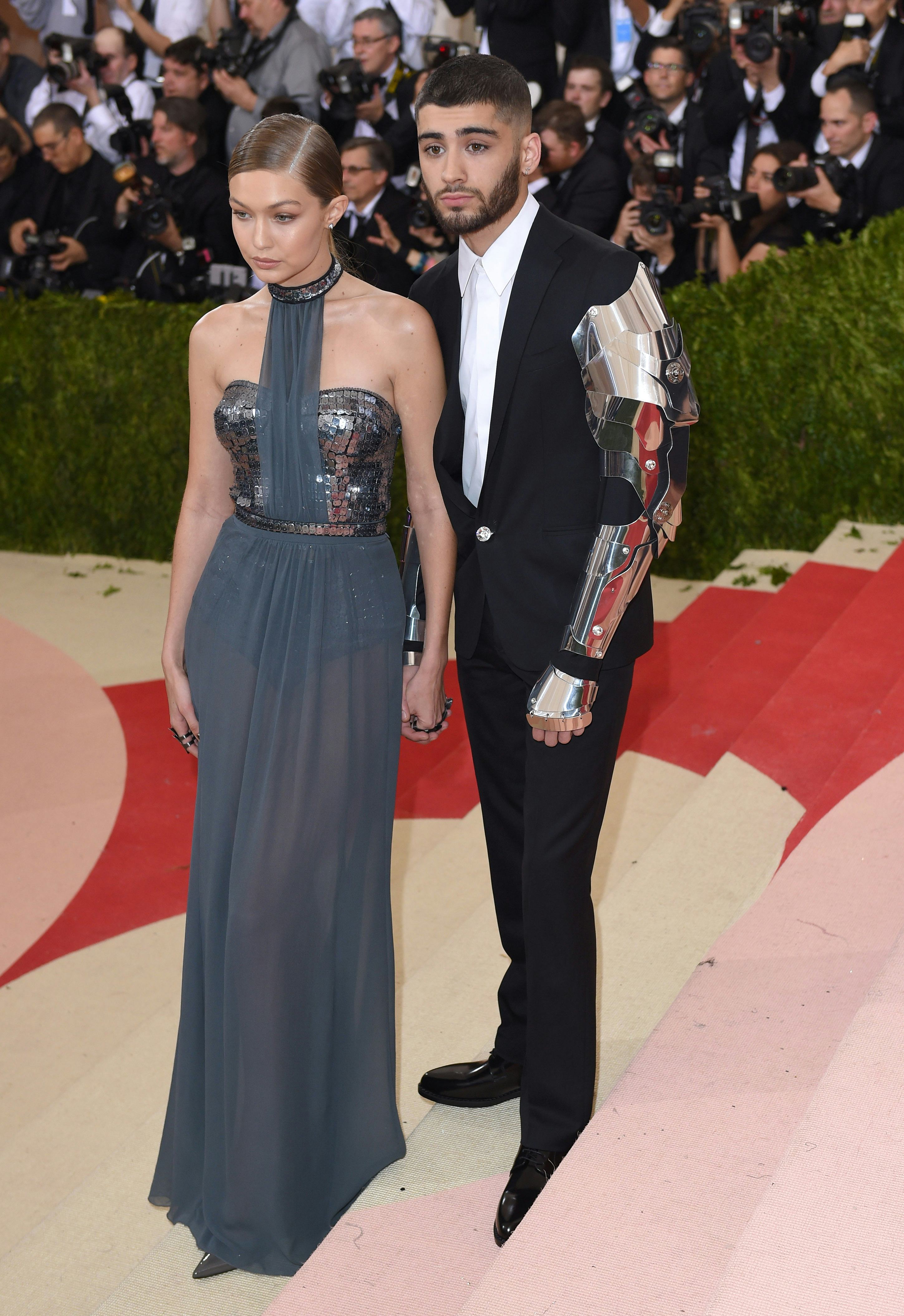 Emily Ratajkowski Debuts Pixie Hair Style Ahead of the Met Gala