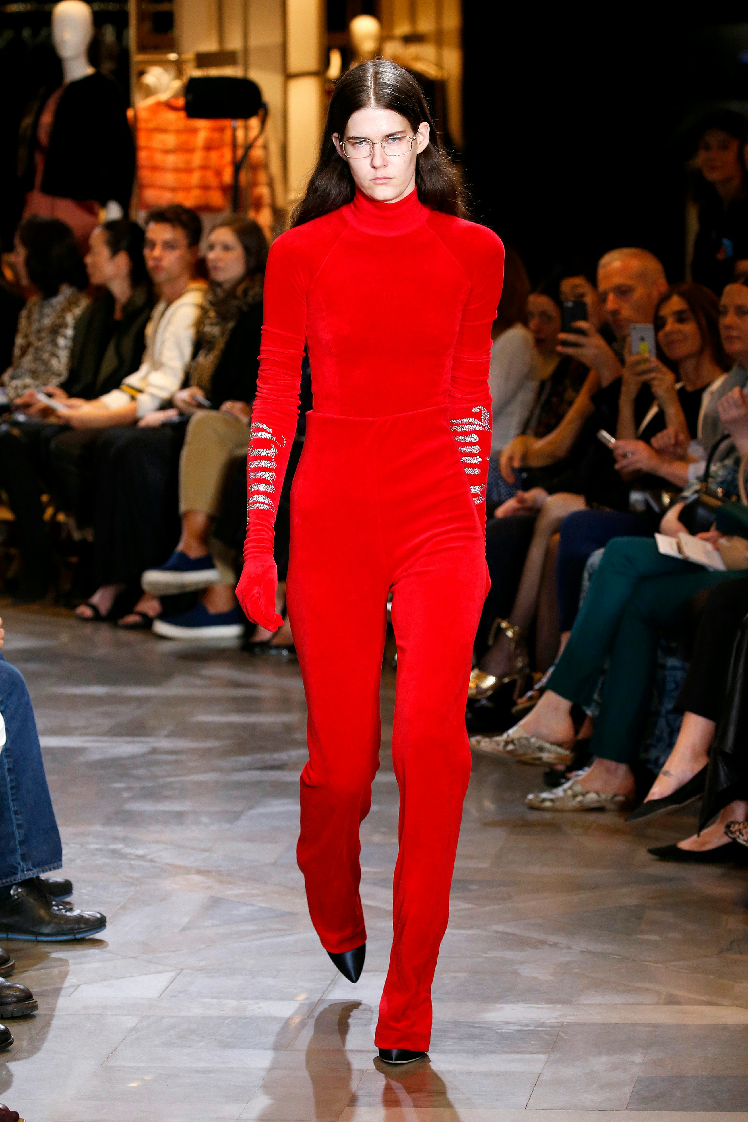 These 2017 Runway Looks Were All Inspired by Early 2000s Trends