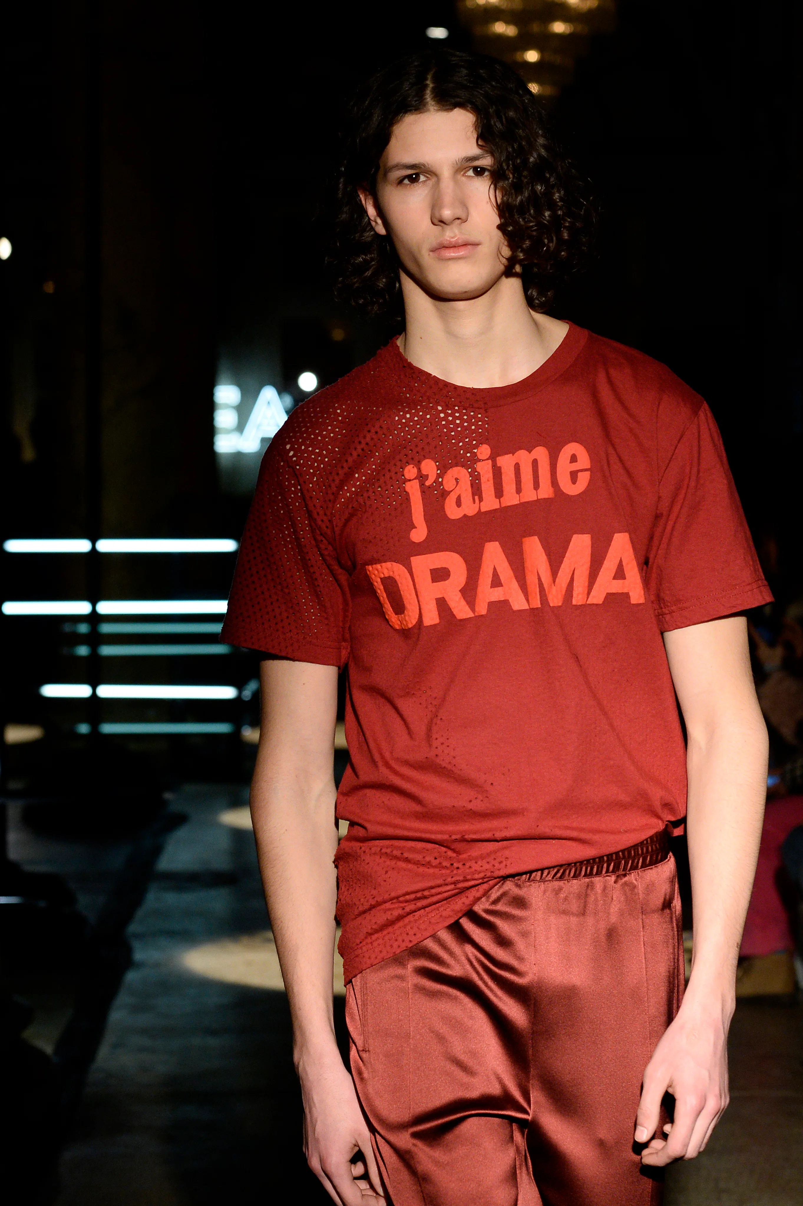 These 2017 Runway Looks Were All Inspired by Early 2000s Trends