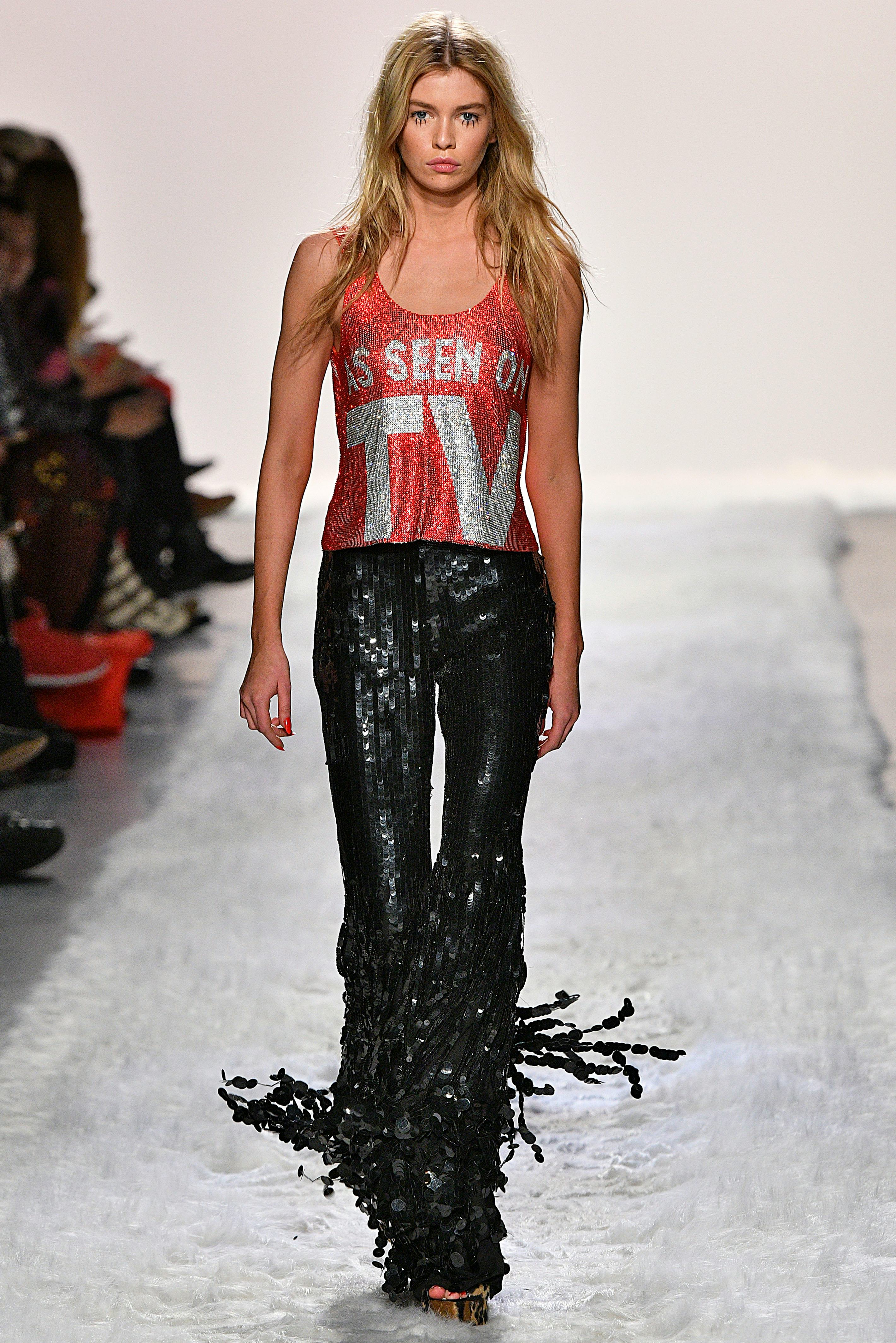 These 2017 Runway Looks Were All Inspired by Early 2000s Trends