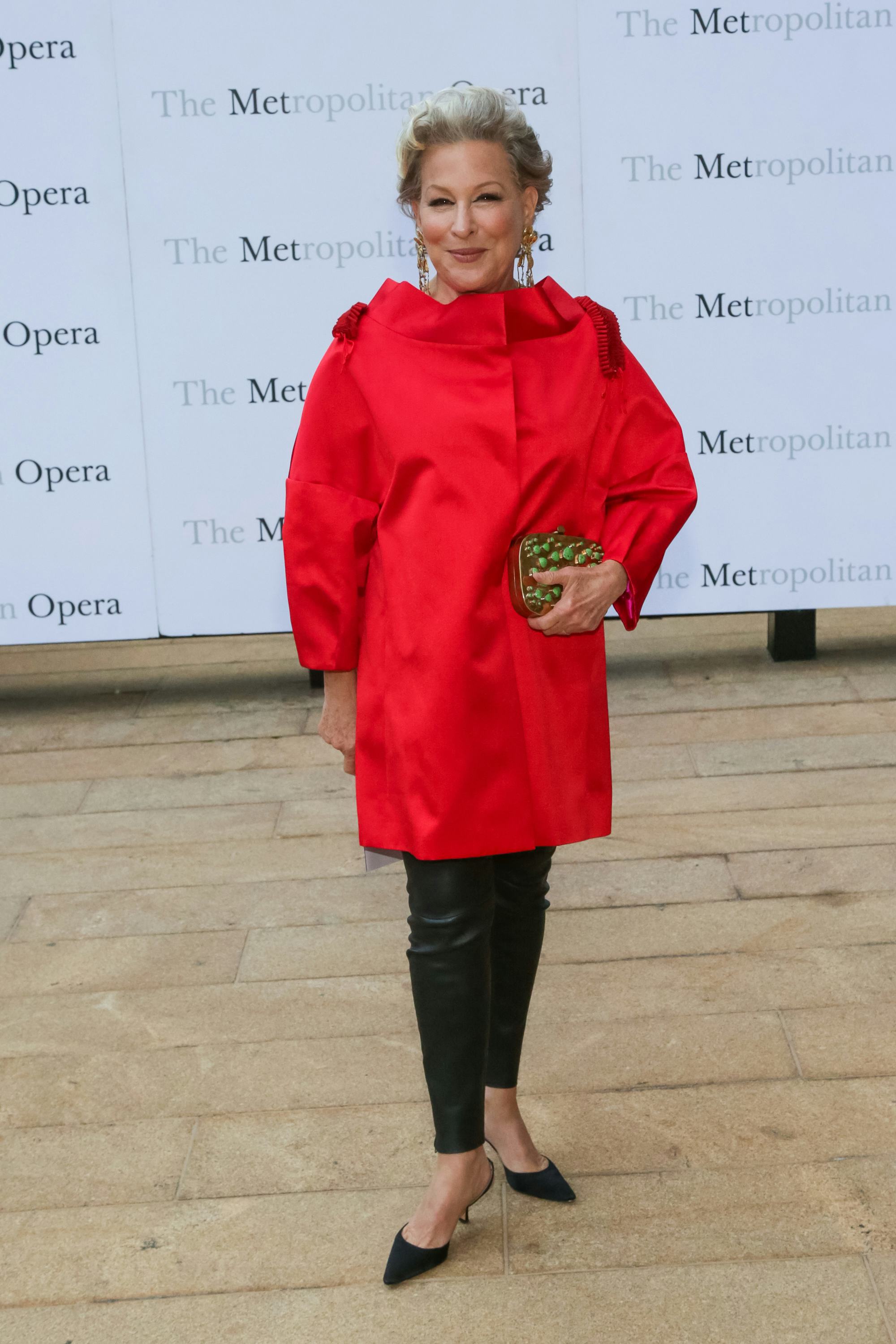 Bette Midler Always Dresses for the Stage, Even When She’s Off Stage