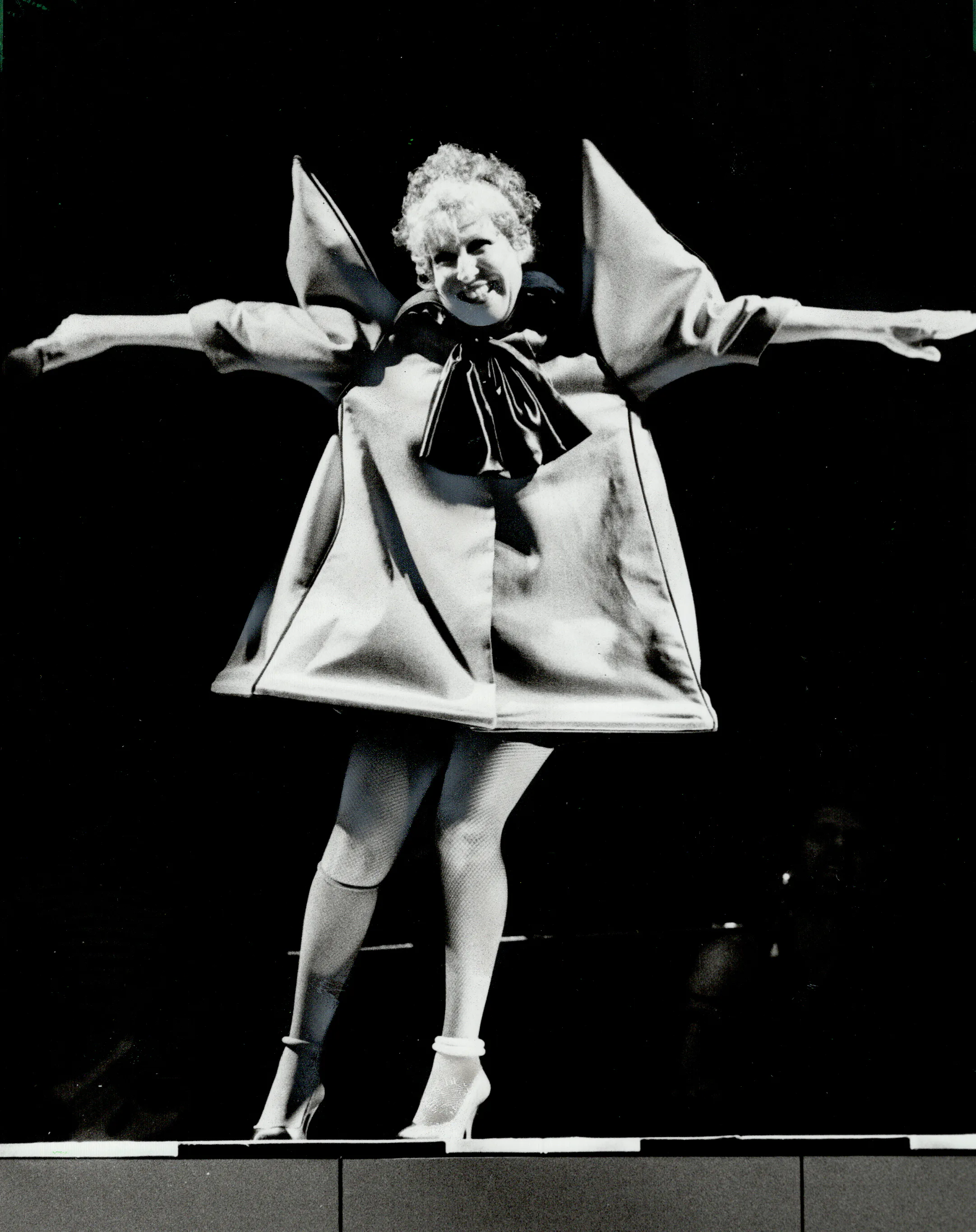 Bette Midler Always Dresses for the Stage, Even When She’s Off Stage