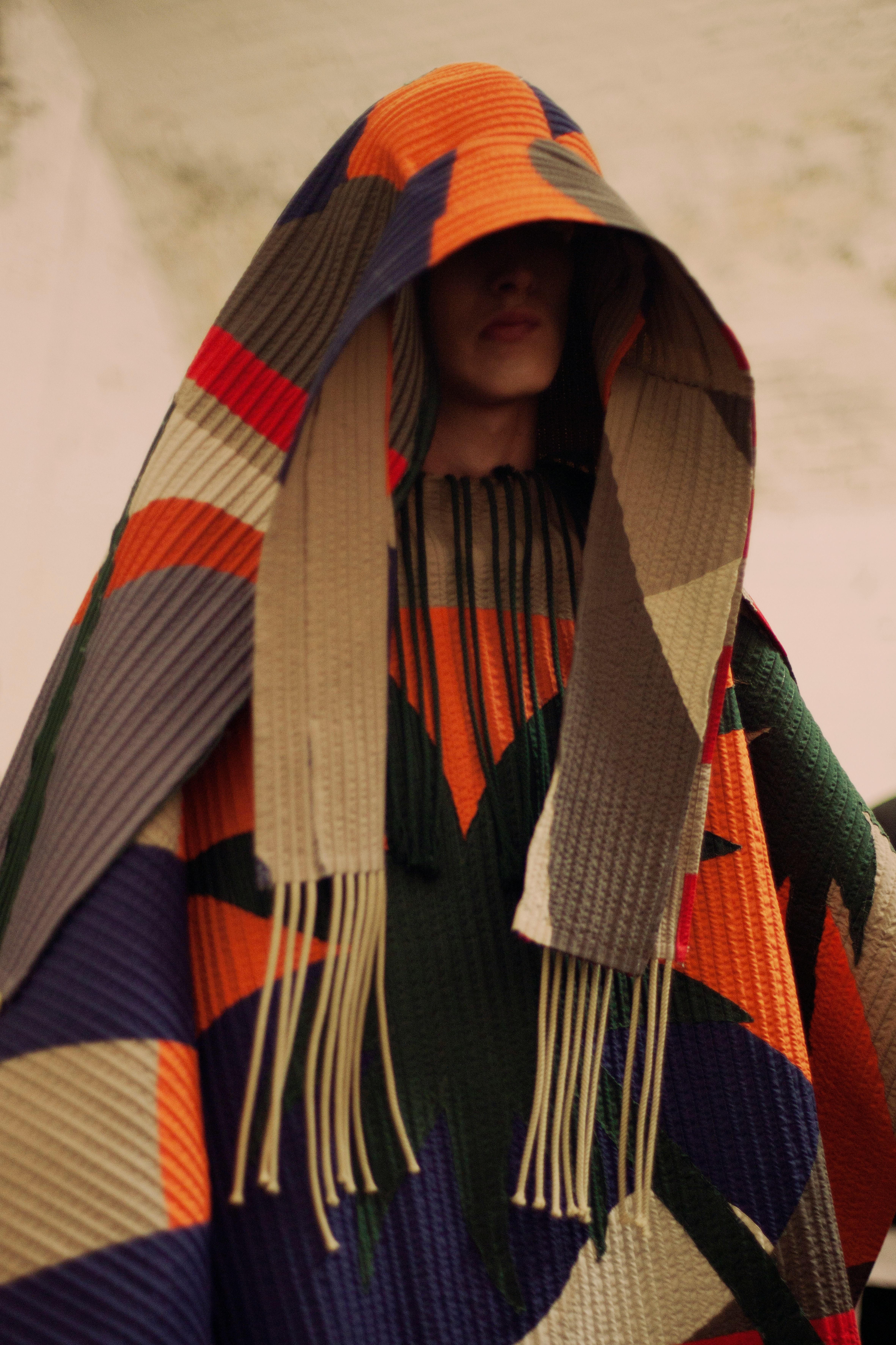 Krysten Ritter, The Defenders and Jessica Jones Star, Knits a Lot ...