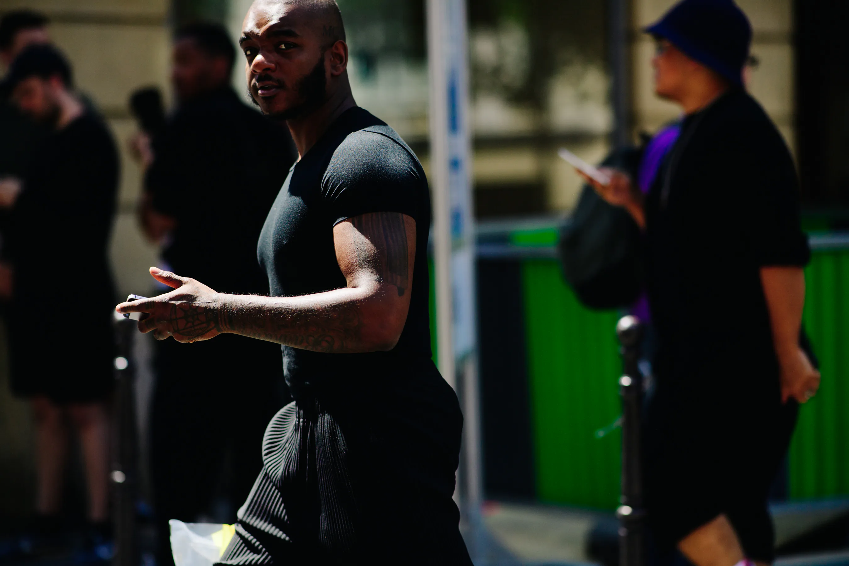 The Most Stylish Men in Paris Are Into the Dad Off-Duty Look