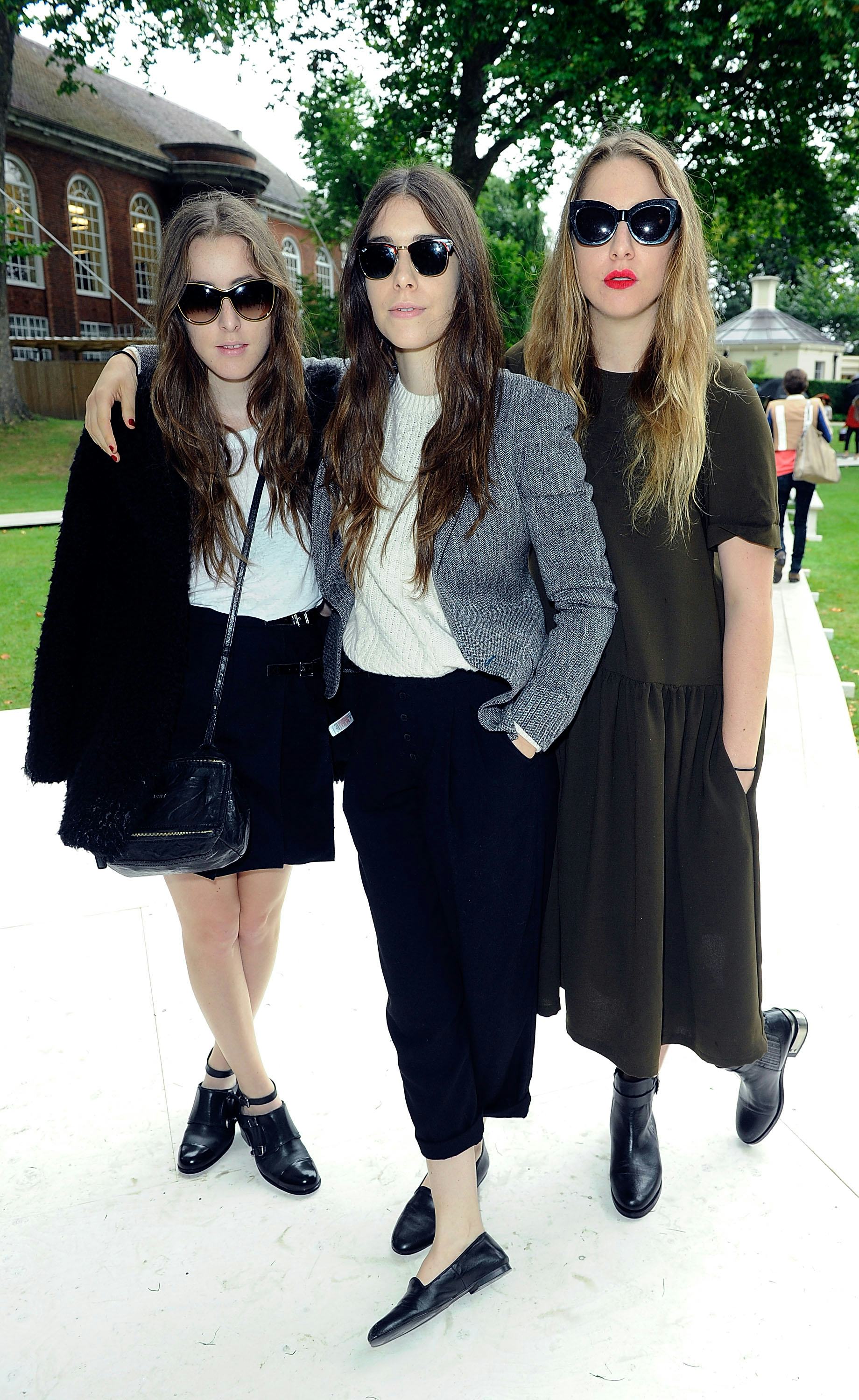 The Haim Sisters Have Perfected Laid-Back ’70s Style on Stage and on ...