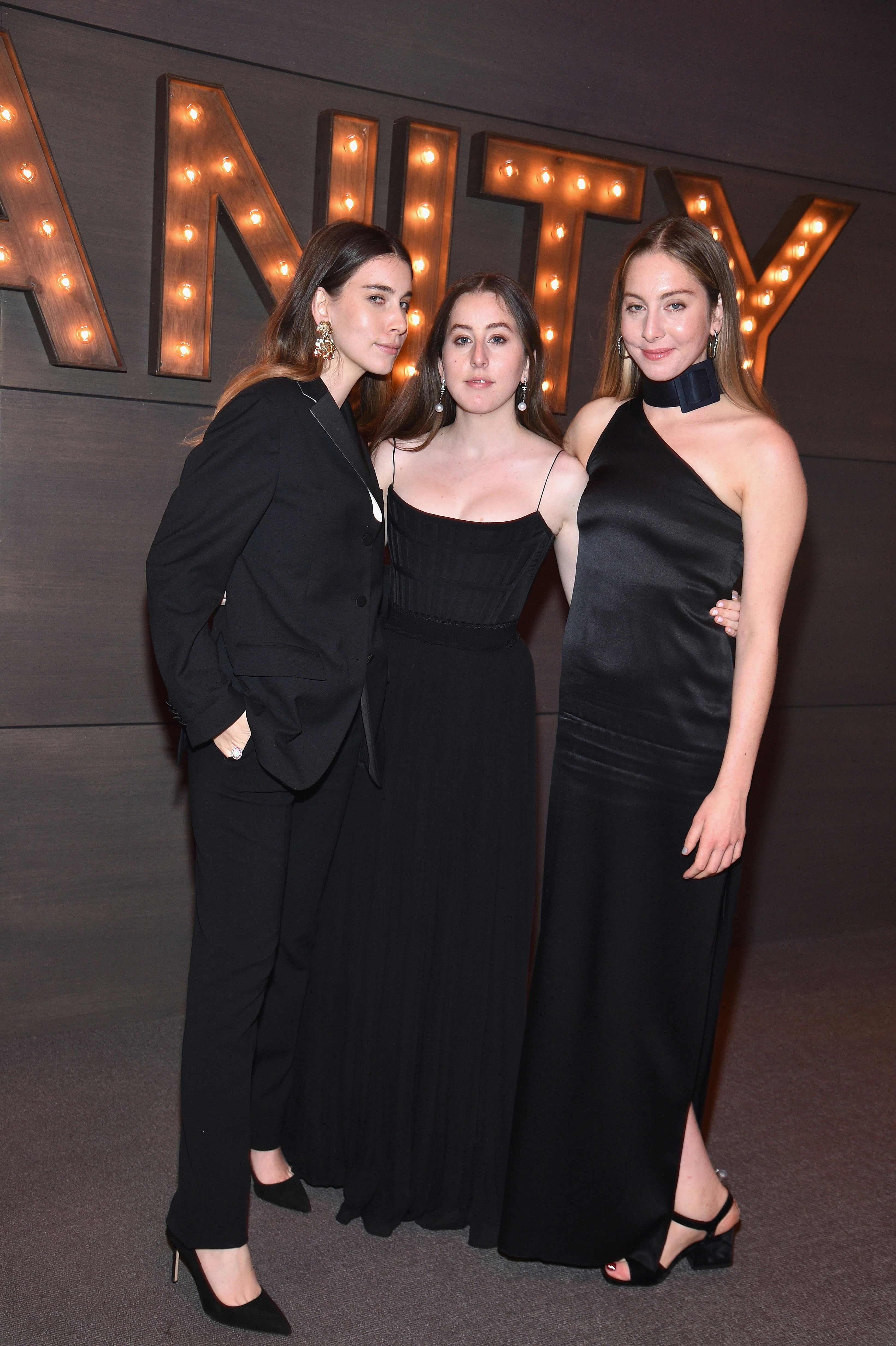 The Haim Sisters Have Perfected Laid-Back ’70s Style on Stage and on ...