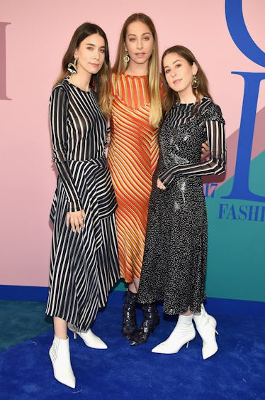 The Haim Sisters Have Perfected Laid-Back ’70s Style on Stage and on ...