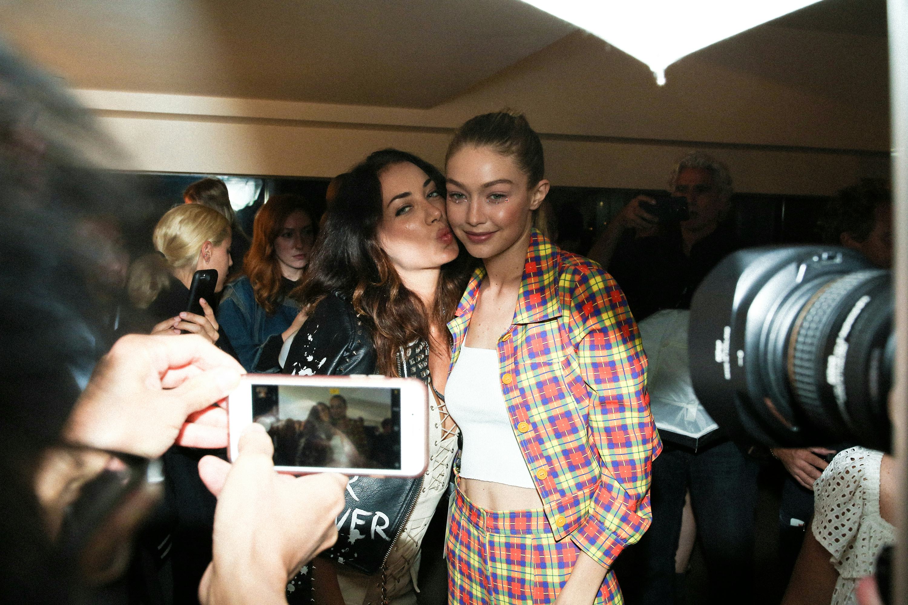 The Best Behind-the-Scenes Photos of New York Fashion Week Spring 2018