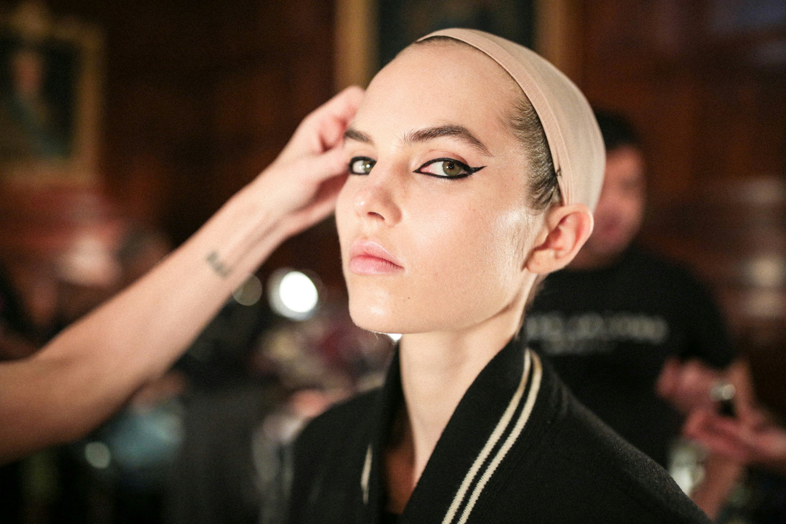 An Intimate Behind the Scenes Look as Marc Jacobs’s Models Got Ready ...