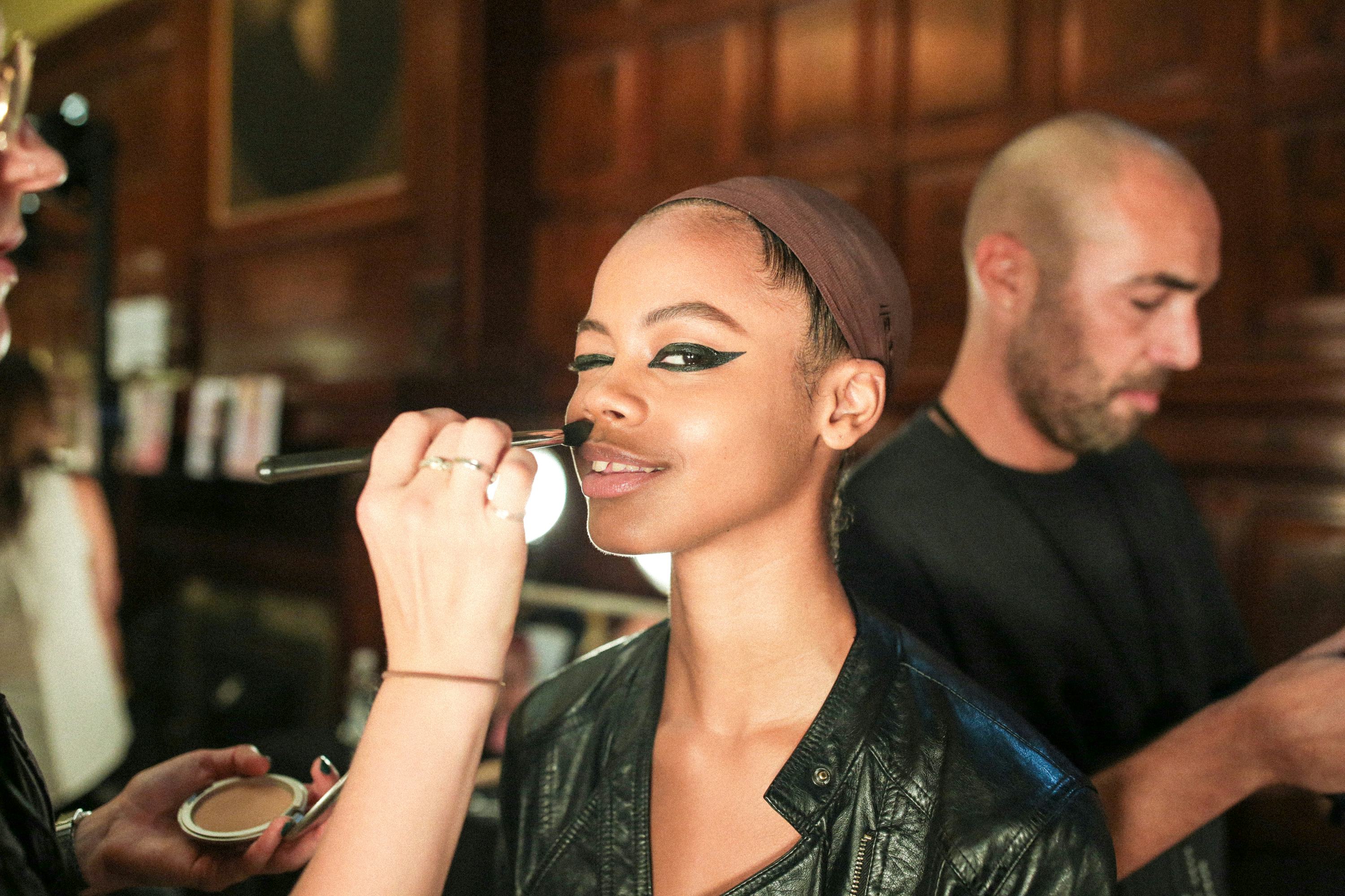 An Intimate Behind the Scenes Look as Marc Jacobs’s Models Got Ready ...