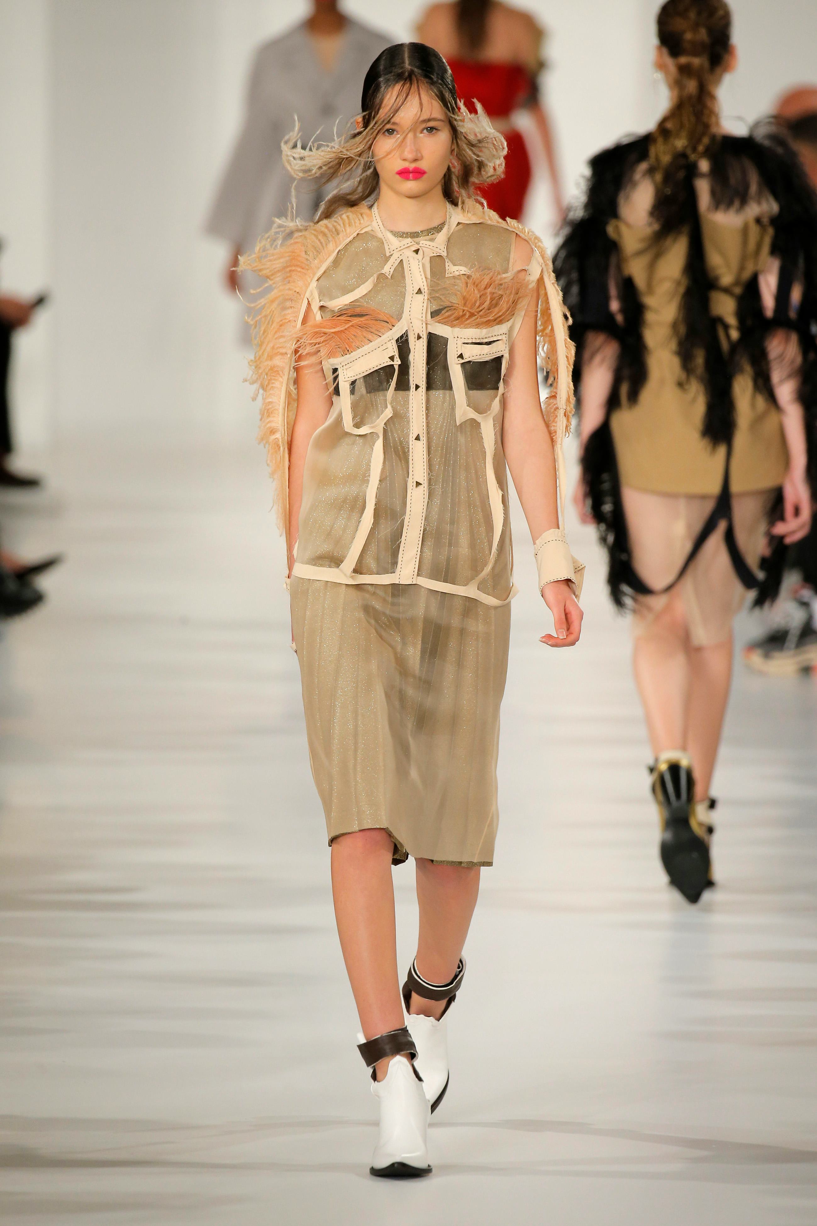 Paris Fashion Week Spring 2018: See the Best Looks Straight From the Runway