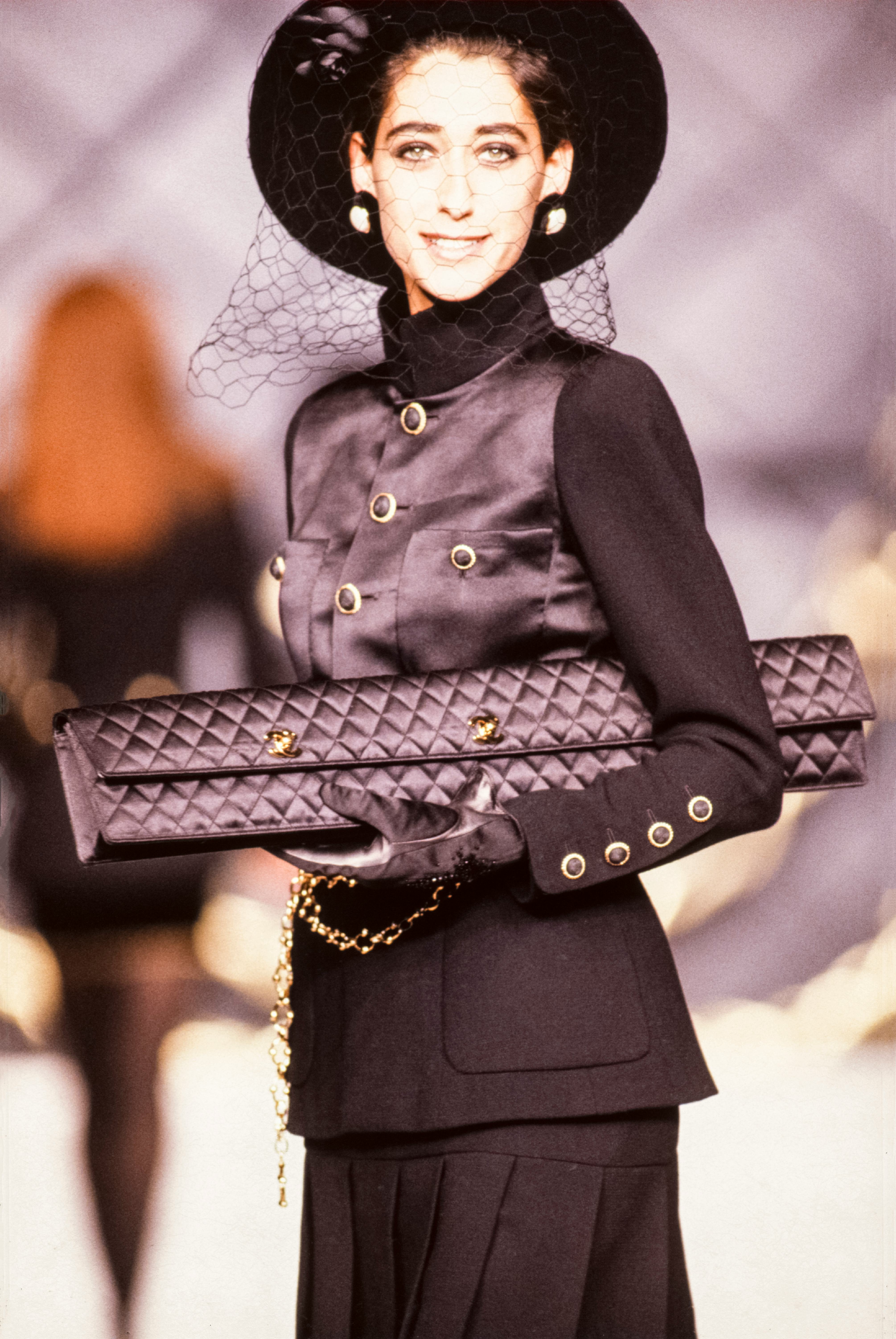 Chanel in the ’90s: The Best Supermodel Runway Moments, Including Kate ...