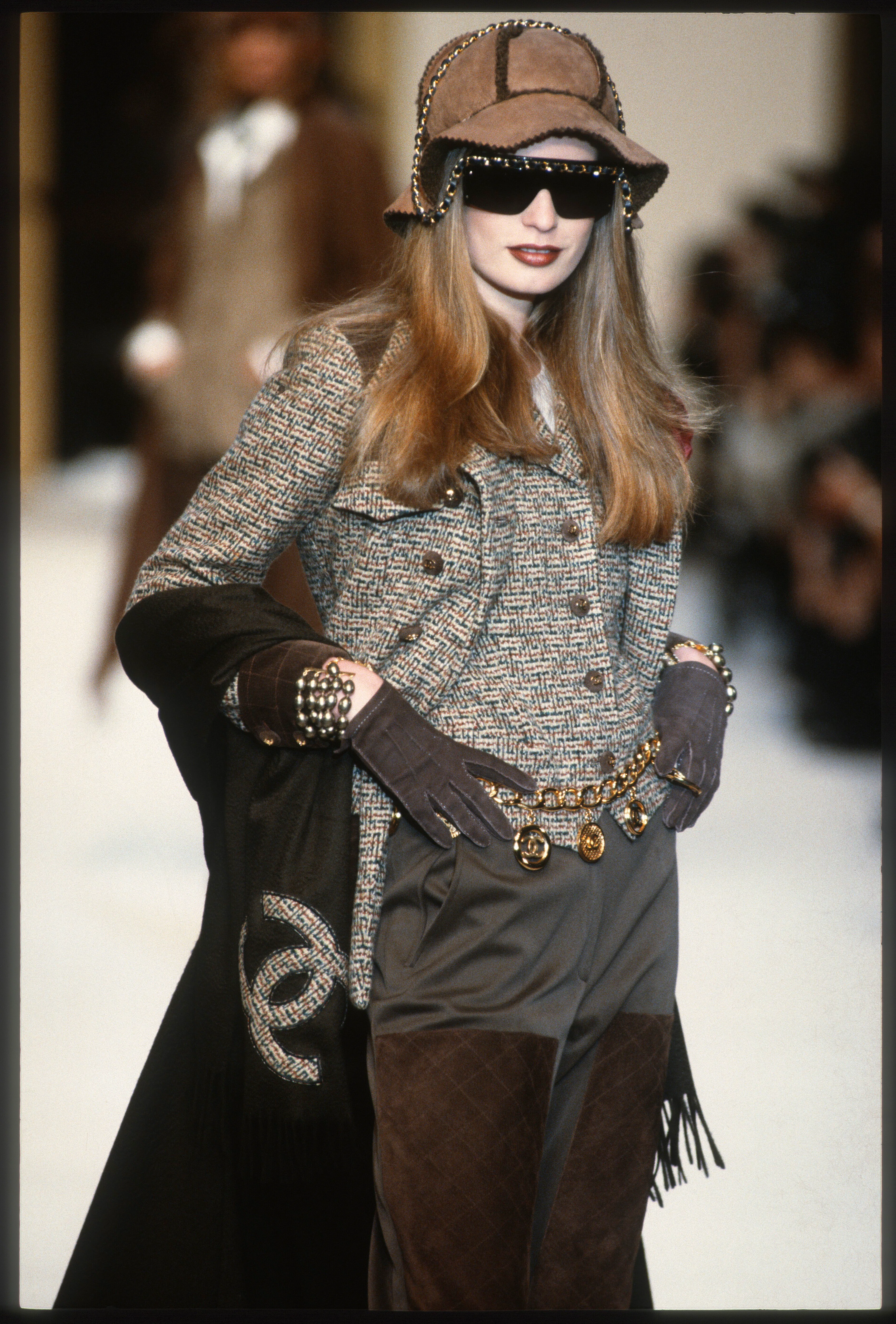 Chanel in the ’90s: The Best Supermodel Runway Moments, Including Kate ...