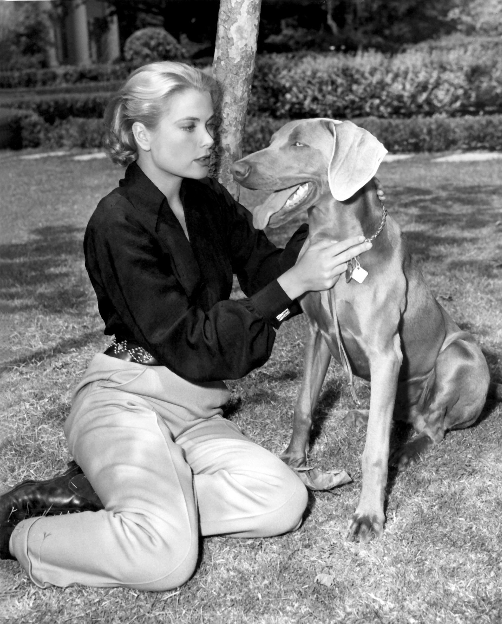 See Stunning Vintage Photos of Grace Kelly, On-Set and Off