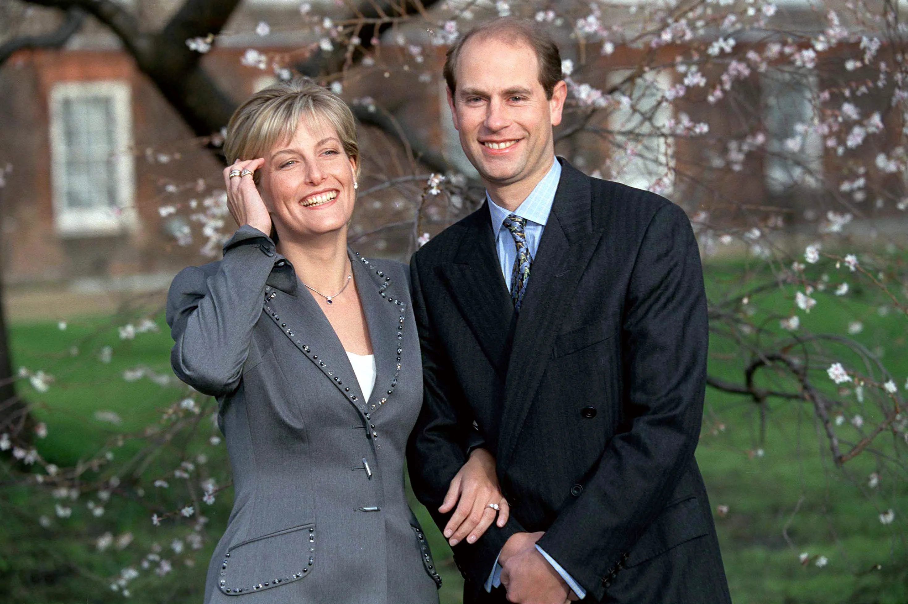 Royal Engagement Portraits Through the Years: From Prince Harry and ...