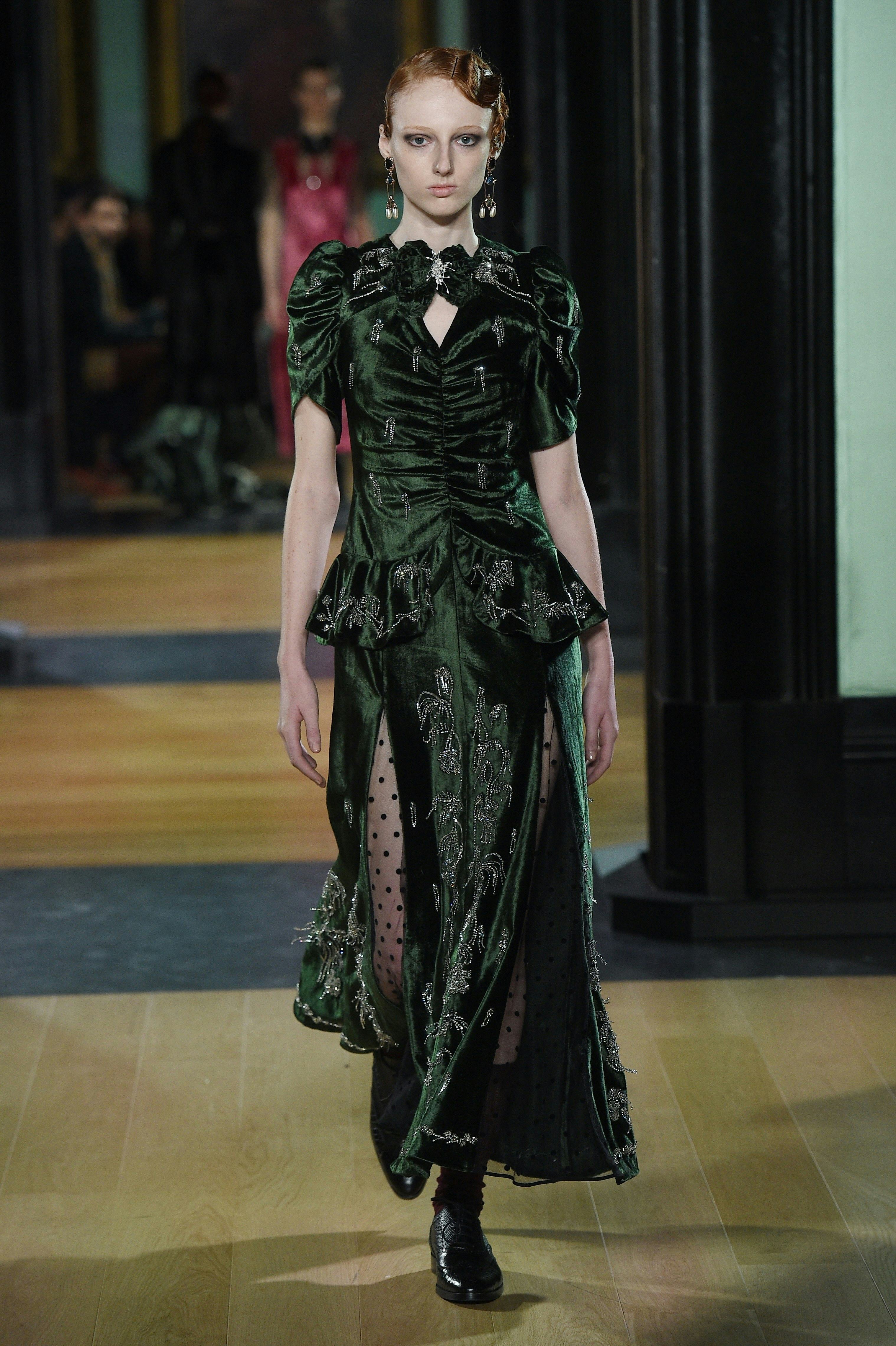 The 13 Biggest Fall 2018 Fashion Trends, From ’80s Mania to Exaggerated ...