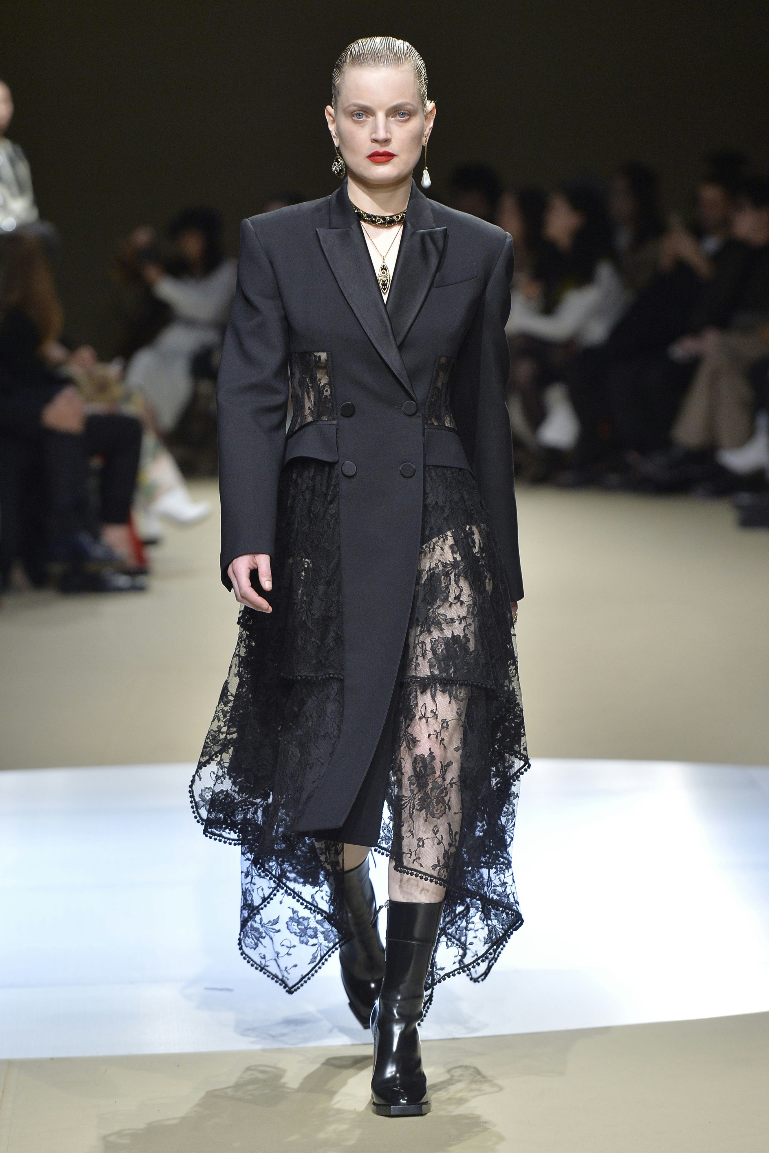 Fall 2018 Fashion: See the Best Runway Looks from Calvin Klein, Chanel ...