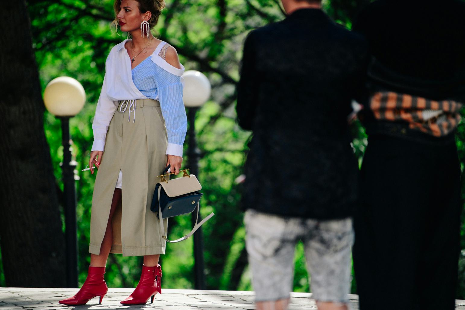 Tbilisi Street Style Proves That ’90s Looks Are Here to Stay