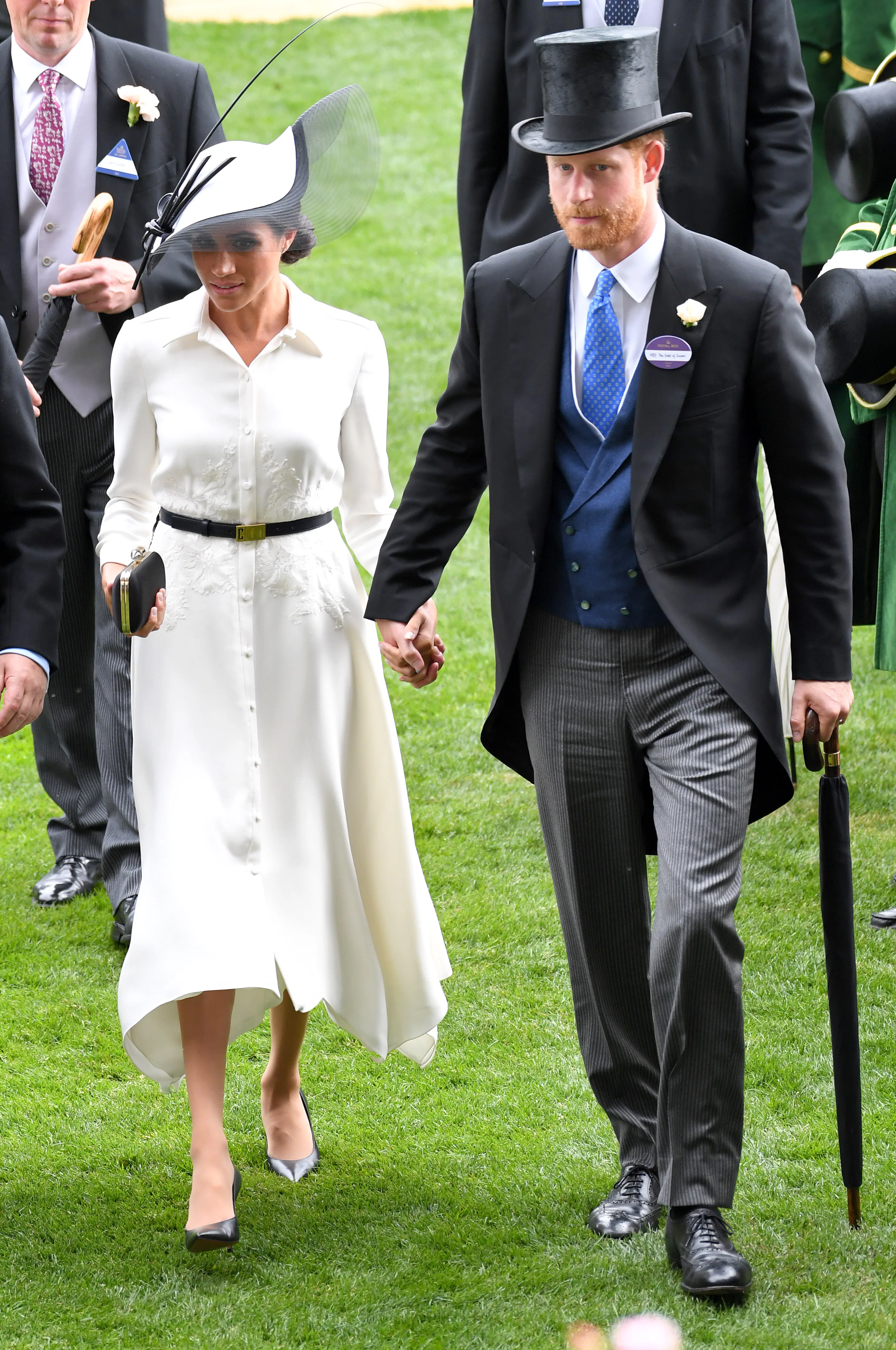 Queen Elizabeth, Lone Voice of Reason, Has Reportedly Had Enough of All ...