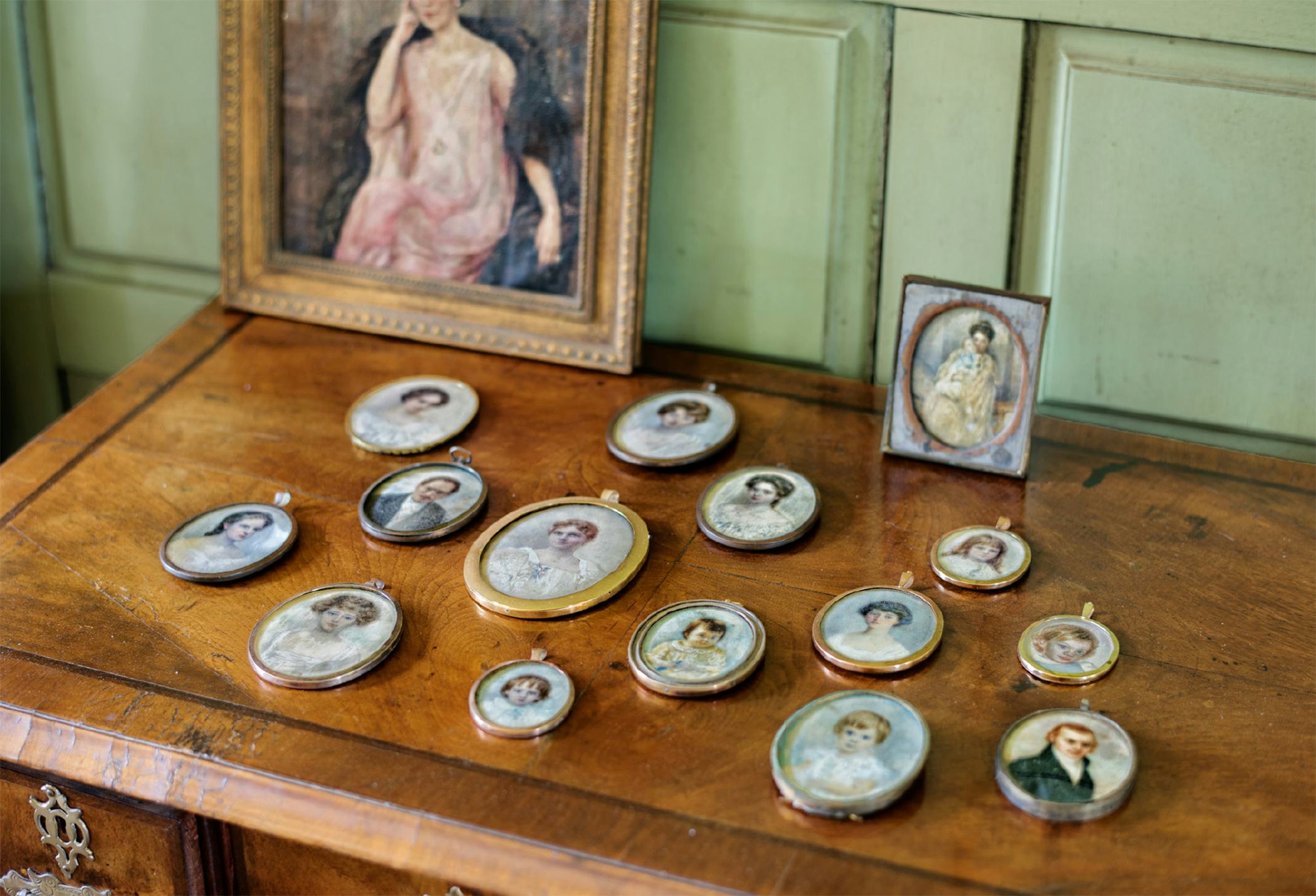 Three Generations of Creative Women Under a Century-Old Country Roof