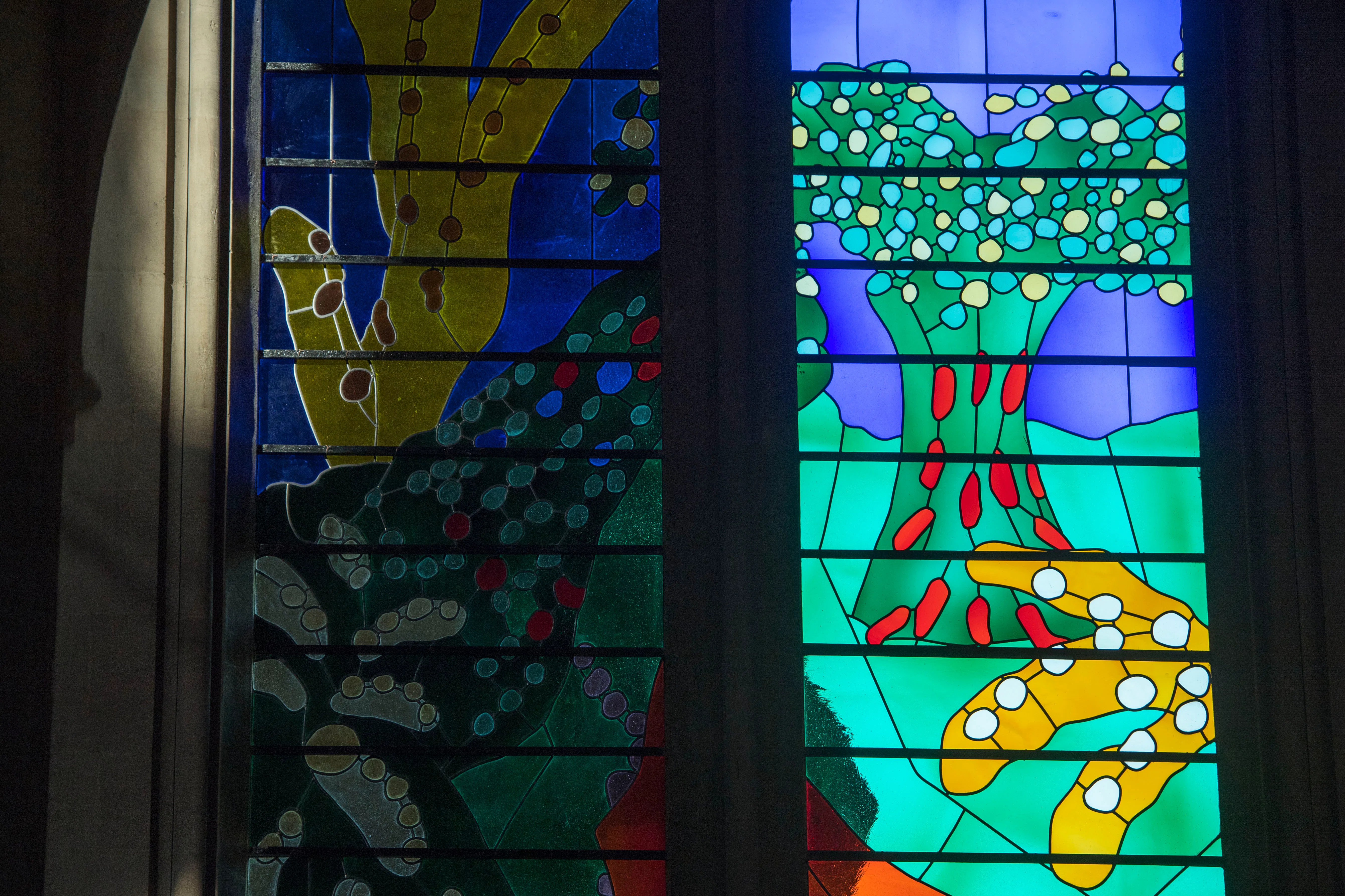 David Hockney Reveals iPad-Designed Stained Glass Window at Westminster ...