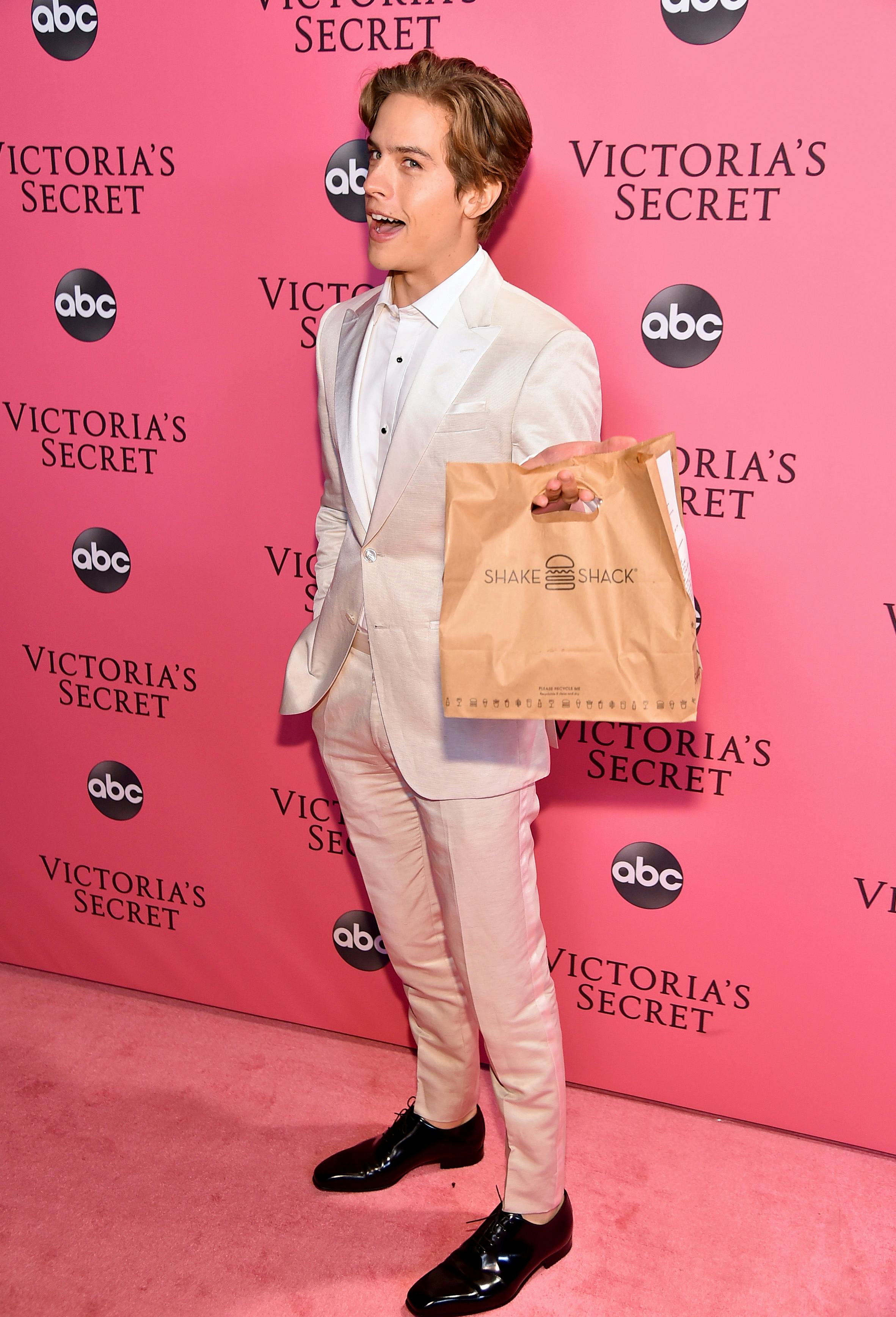 Dylan Sprouse Brought Barbara Palvin Burgers After the Victoria’s ...