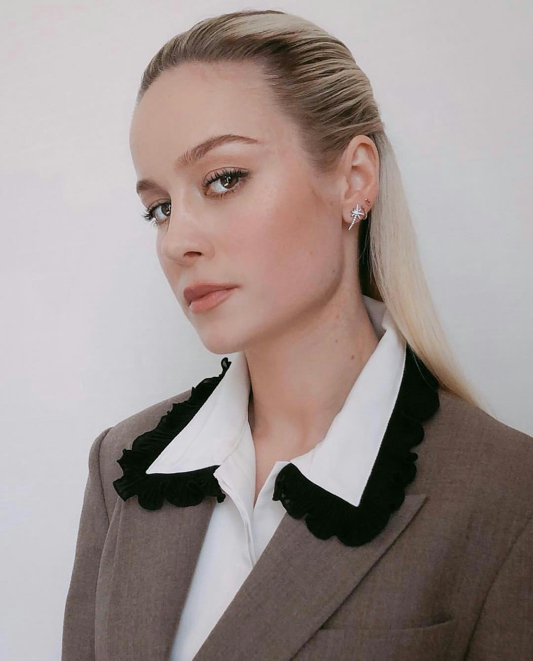 Brie Larson’s Sleek Half Updo Topped the Week’s Best Beauty Looks on ...