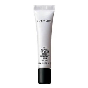 The Right Way To Conceal Undereye Circles