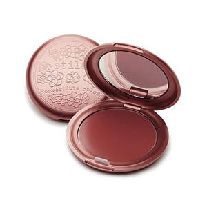 How To Apply Makeup With Your Fingers