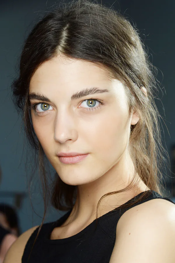 Eye Makeup Looks: The Must-Have Shadow Color