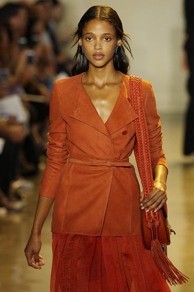 How to Wear Colored Eye Shadow the Right Way