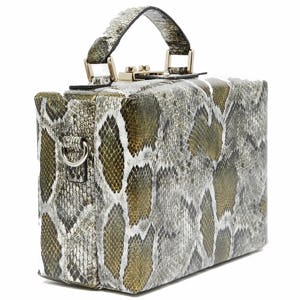 The Handbag Every Fashion Girl Owns Right Now