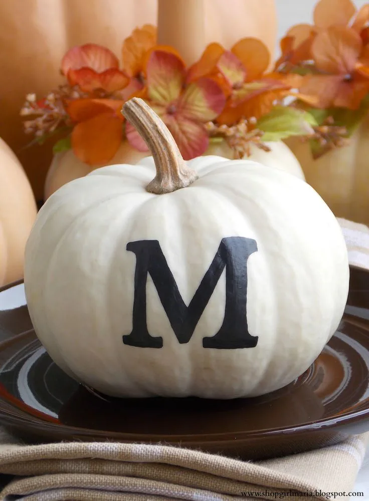 14 Chic Ways To Dress Up Your Pumpkin This Halloween
