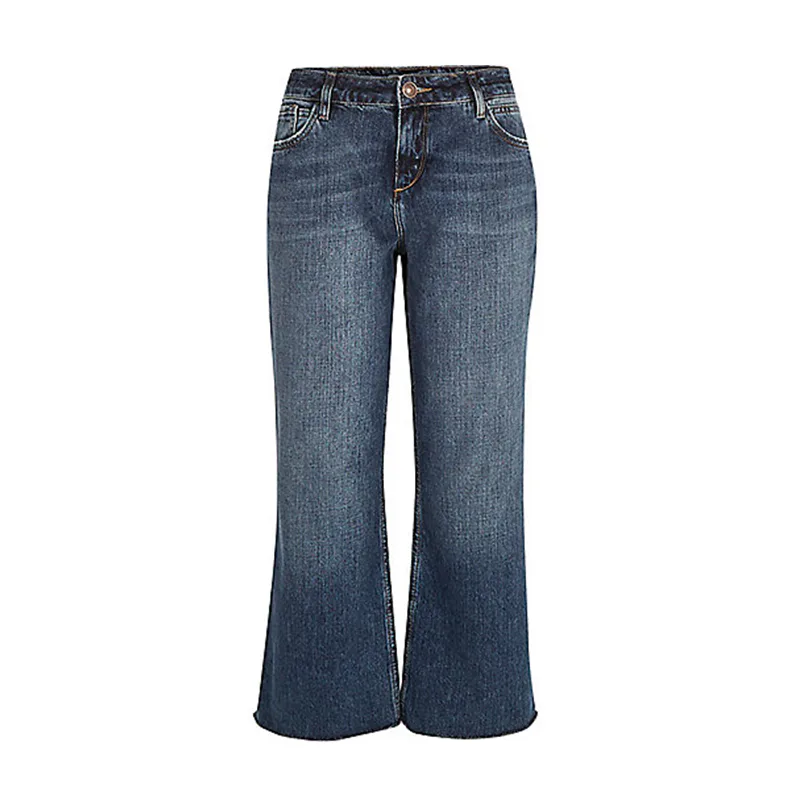 Do You Own The New Cool-Girl Jeans?