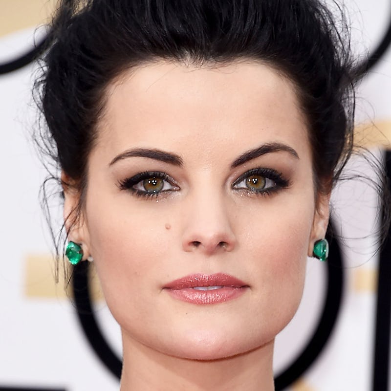 How To Get Jaimie Alexander’s Stunning Metallic Makeup Look