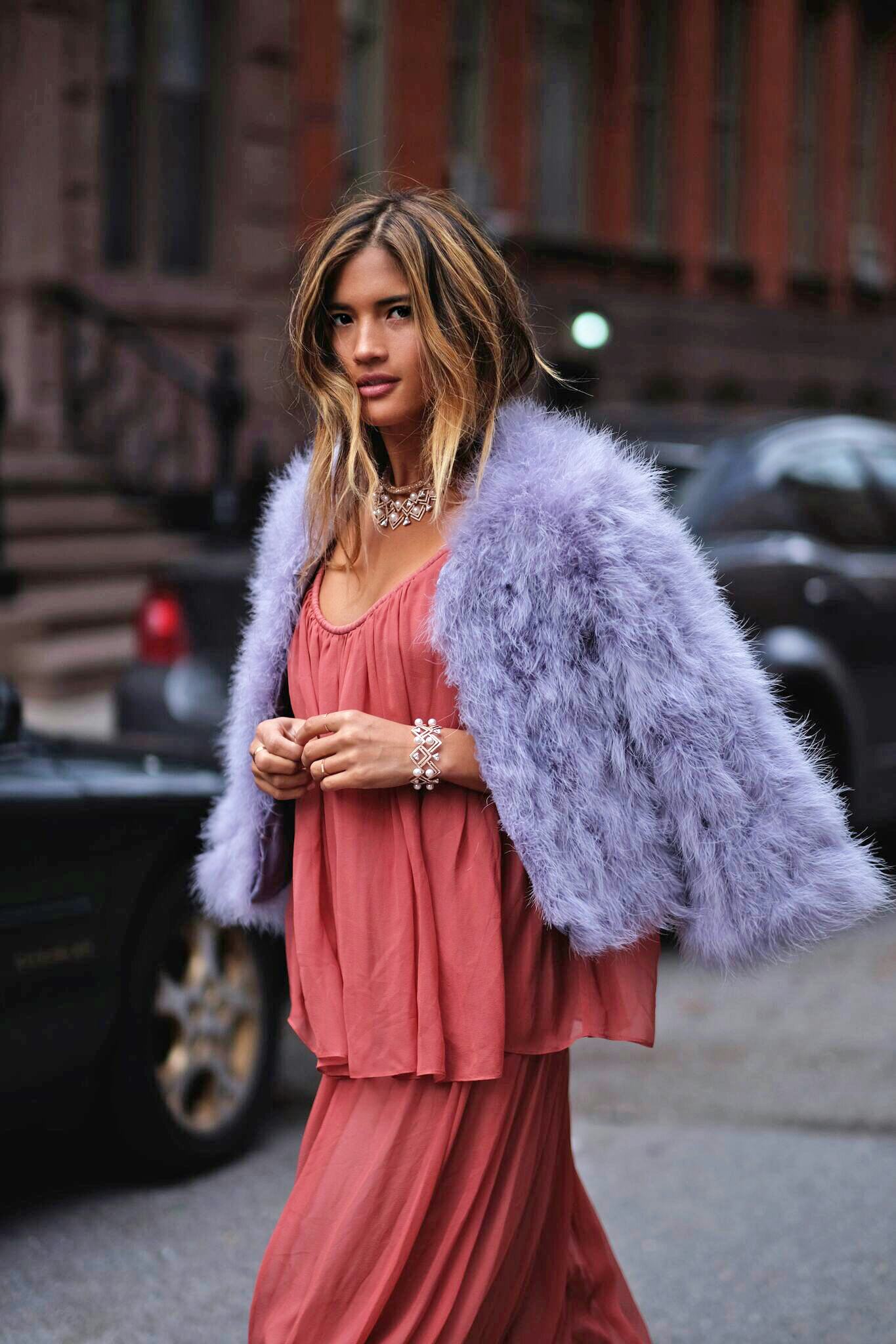 How To Style Dainty Jewelry