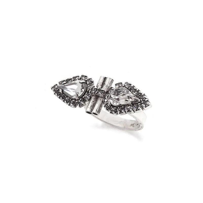 The Jewelry Cool Girls Will Be Wearing At Every Holiday Party