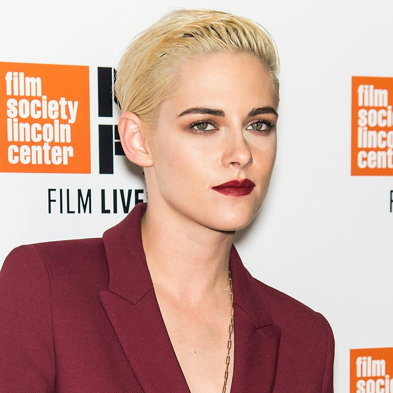 Kristen Stewart’s Latest Beauty Look Is Straight Out Of The ’90s