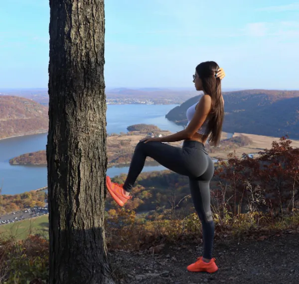 5 Fit It-Girls On Instagram Who Will Actually Inspire You To Work Out