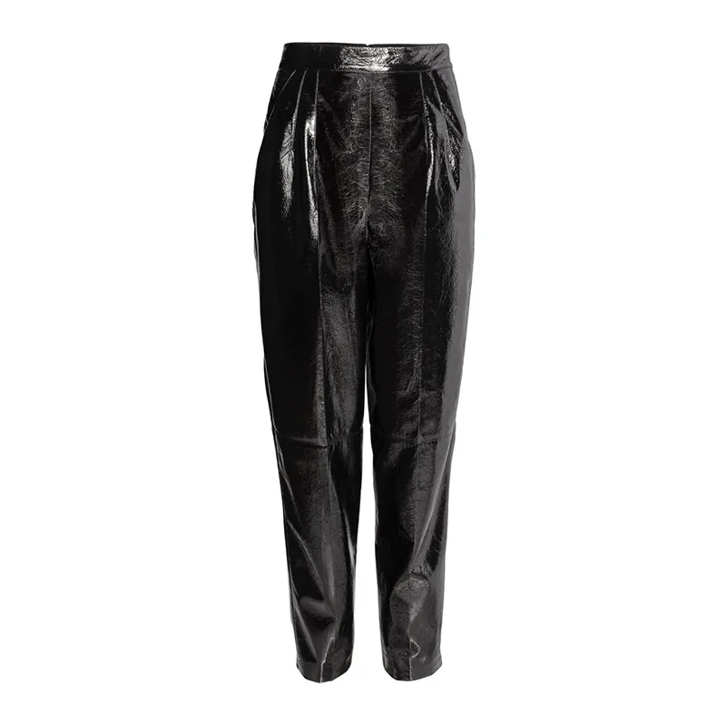 Fashion Editors Are Ditching Their Skinny Jeans For This Badass Pant