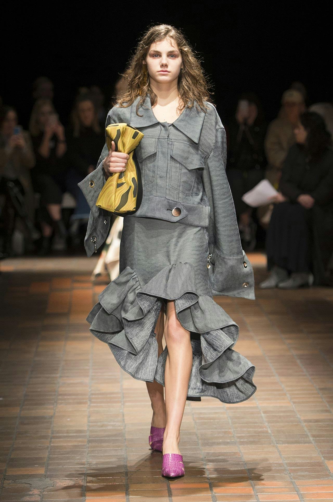 You Have To See These Amazing Runway Looks From London Fashion Week