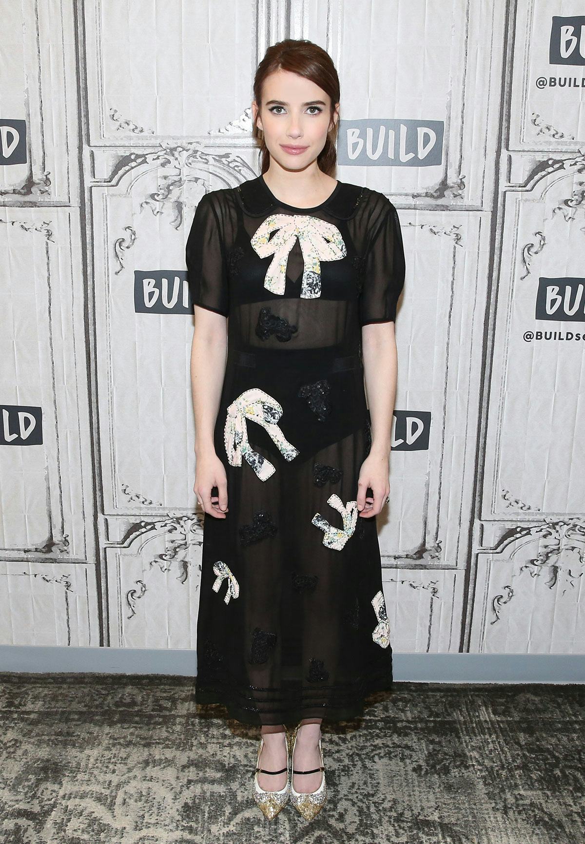 Emma Roberts’ Outfit Is Perfect For The Not-Quite-Fall Weather