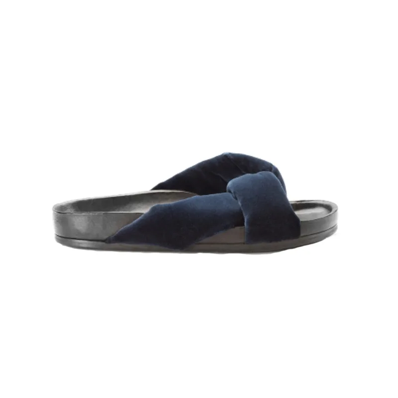 How Fashion Insiders Style The Only Summer Sandals You Need