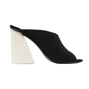 This Shoe Trend Will Rule Summer