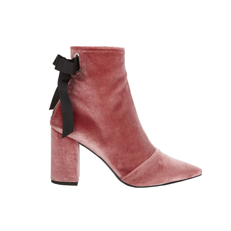 The Best Velvet Pieces To Wear For Fall