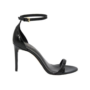 Dakota Johnson Effortlessly Nailed Two Fall Trends In One