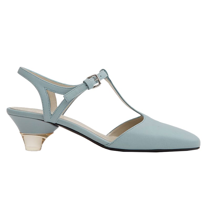 This Throwback Shoe Trend Is Going To Be Huge For Spring