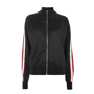 The Super-Comfy Trend It Girls Are Loving Right Now